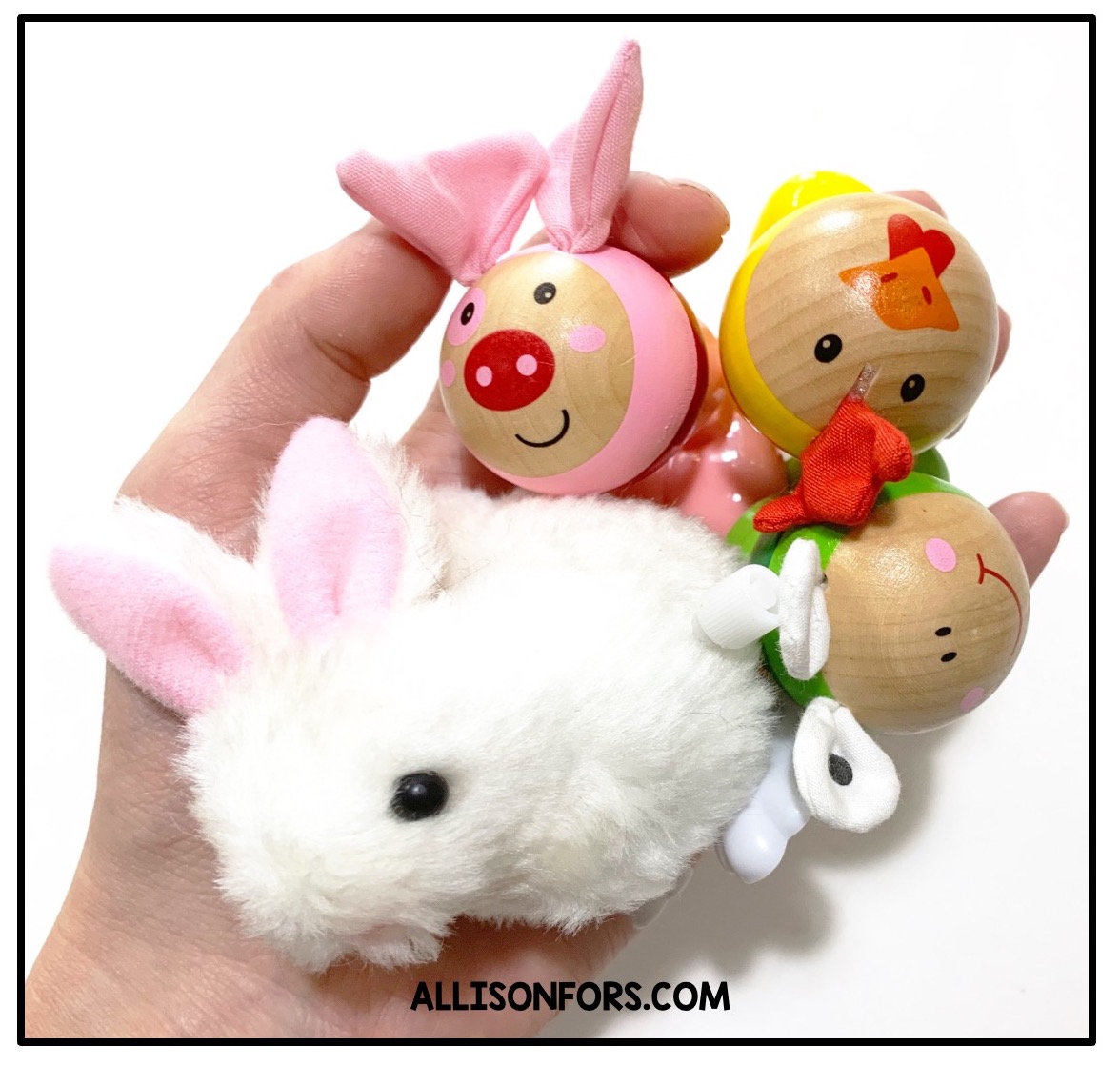 Why You Should be Using Wind Up Toys in Speech Therapy