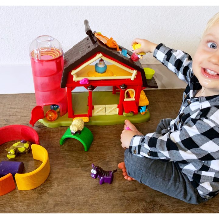 Why You Should Be Using a Toy Farm in Speech Therapy